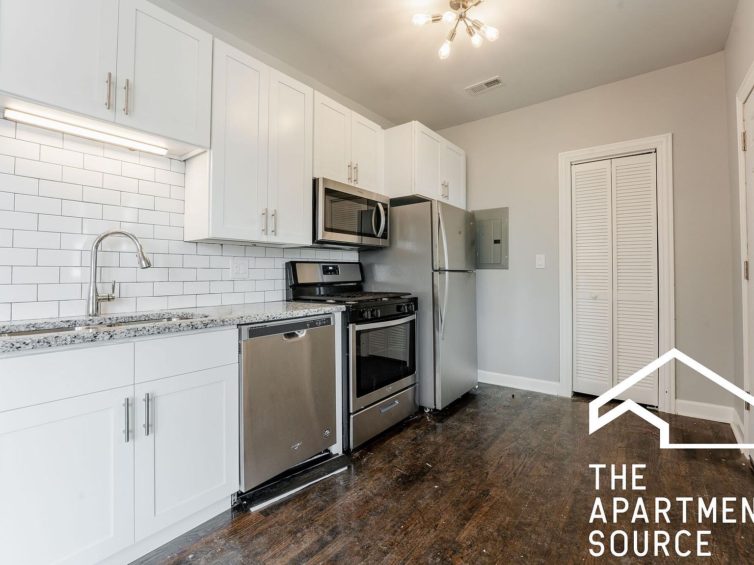 3301 N Harding Ave #E1, Chicago, IL 60618 | Zillow