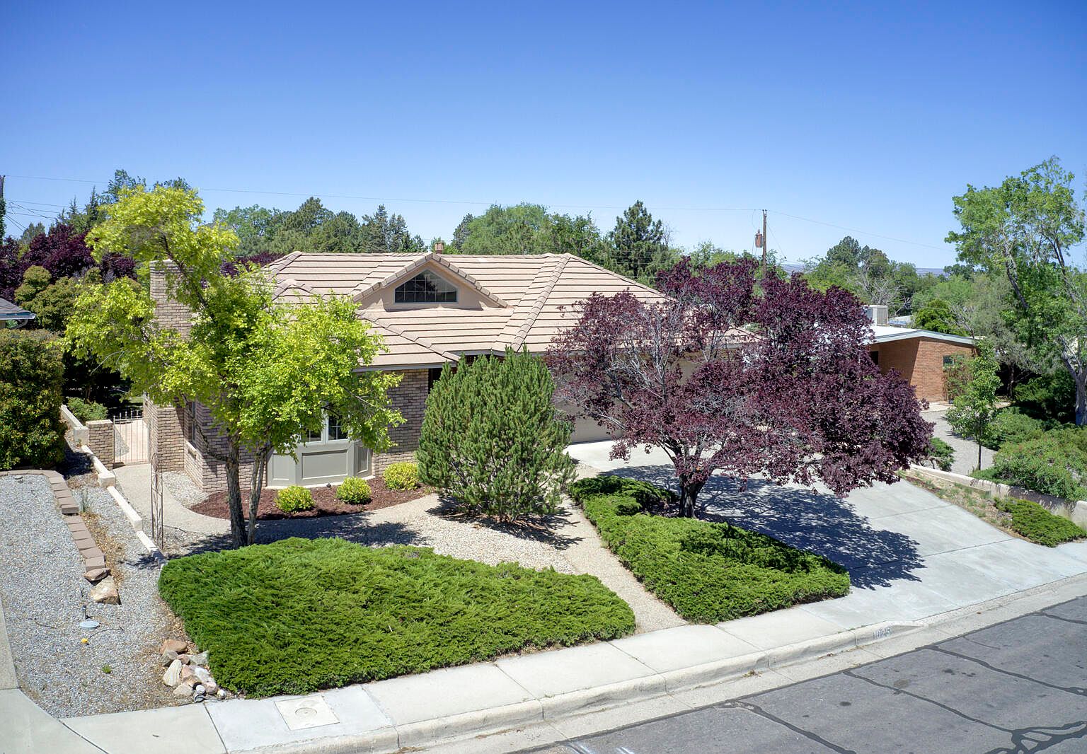 1025 Madison St NE, Albuquerque, NM 87110 | Zillow