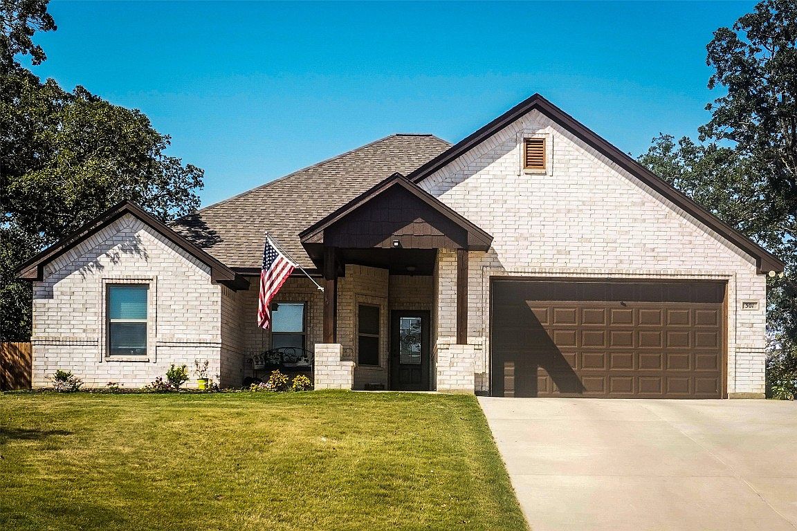 301 Titus Dr, Springtown, TX 76082 | Zillow