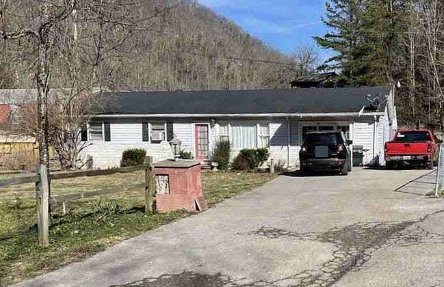 158 Lower Pigeon Br, Ashcamp, KY 41512 | Zillow