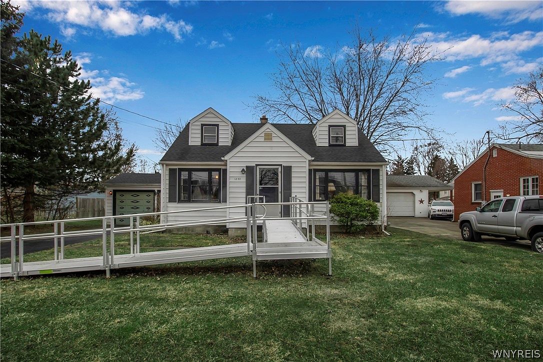 1913 Como Park Blvd, Lancaster, NY 14086 | Zillow