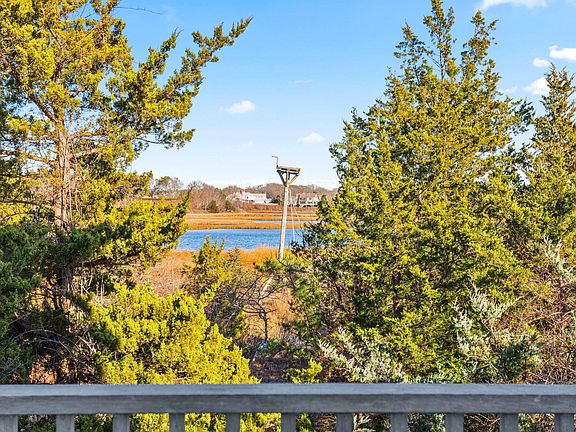 1112 Craigville Beach Rd, Centerville, MA 02632 | Zillow