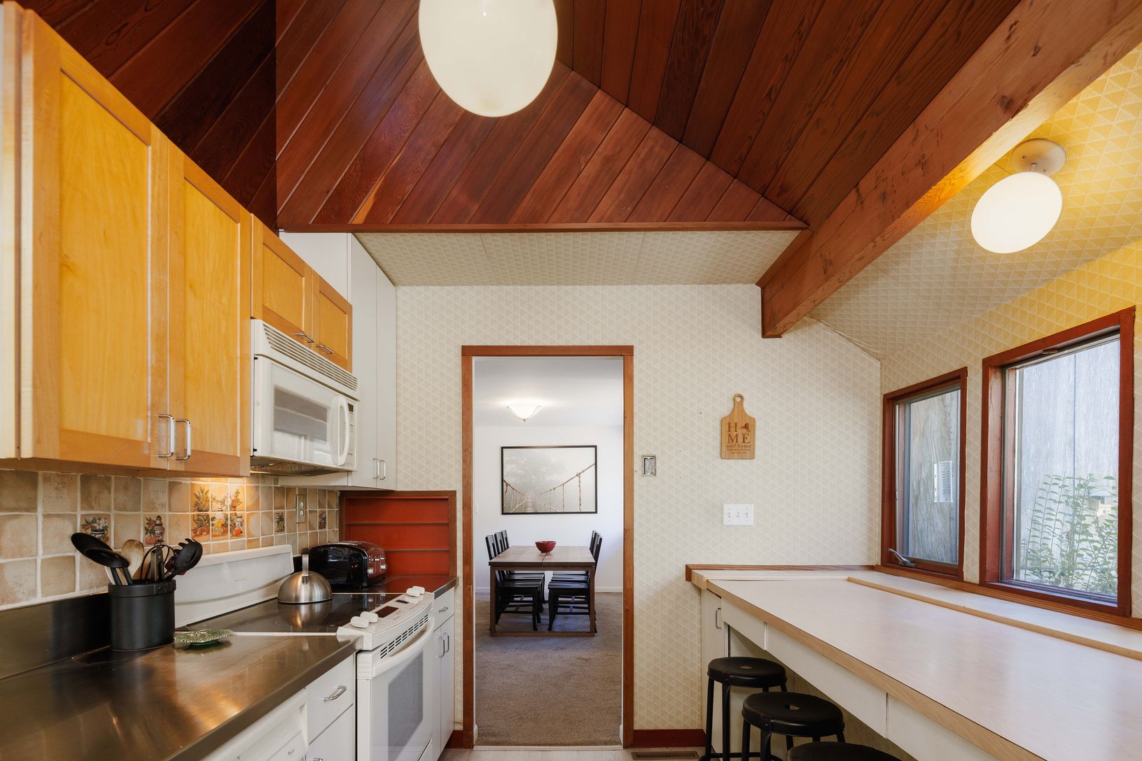 105 North Ferry Rd, Shelter Island Heights, NY 11965 | Out East