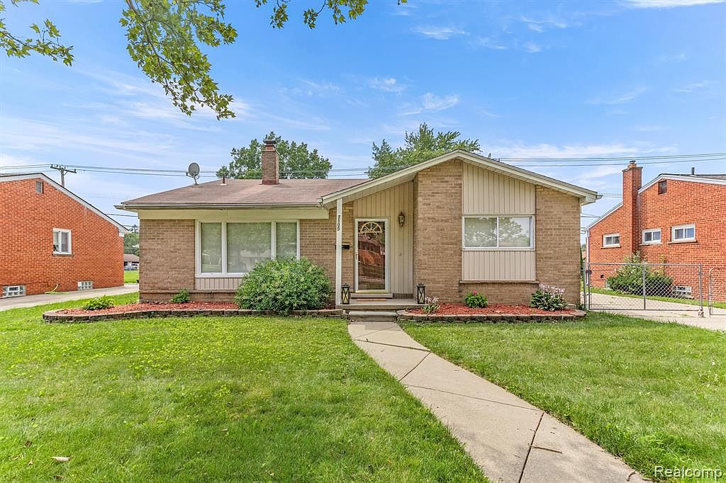7105 Amboy St, Dearborn Heights, MI 48127 | MLS #20230070829 | Zillow