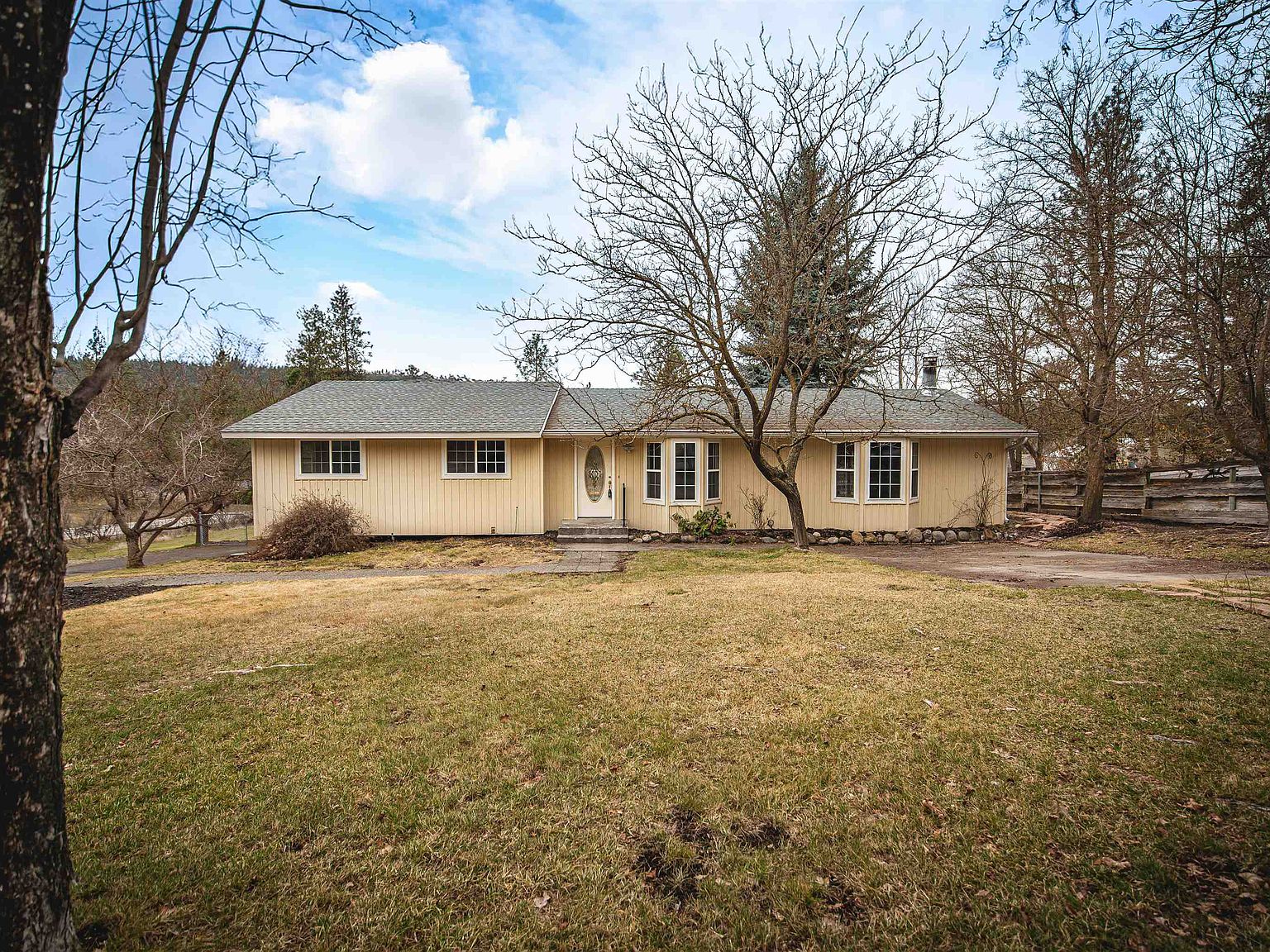 12905 W Suncrest Cir, Nine Mile Falls, WA 99026 | Zillow