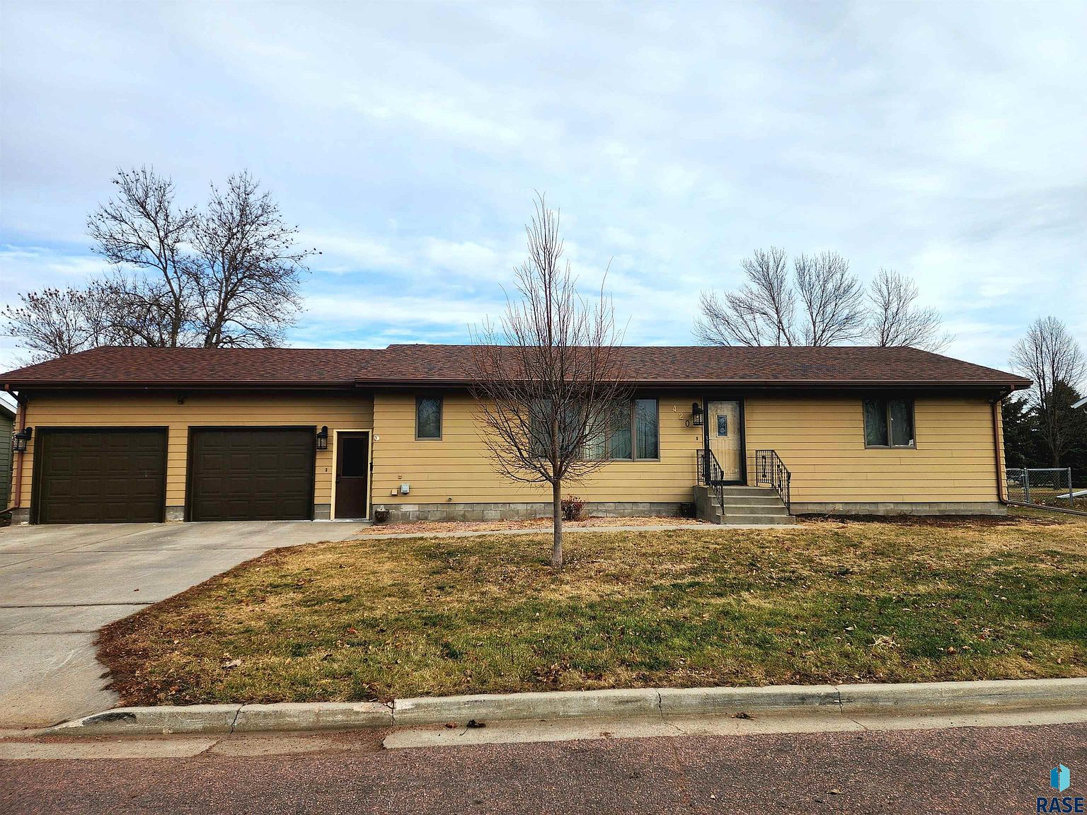 420 E Drake Ave, Salem, SD 57058 | Zillow