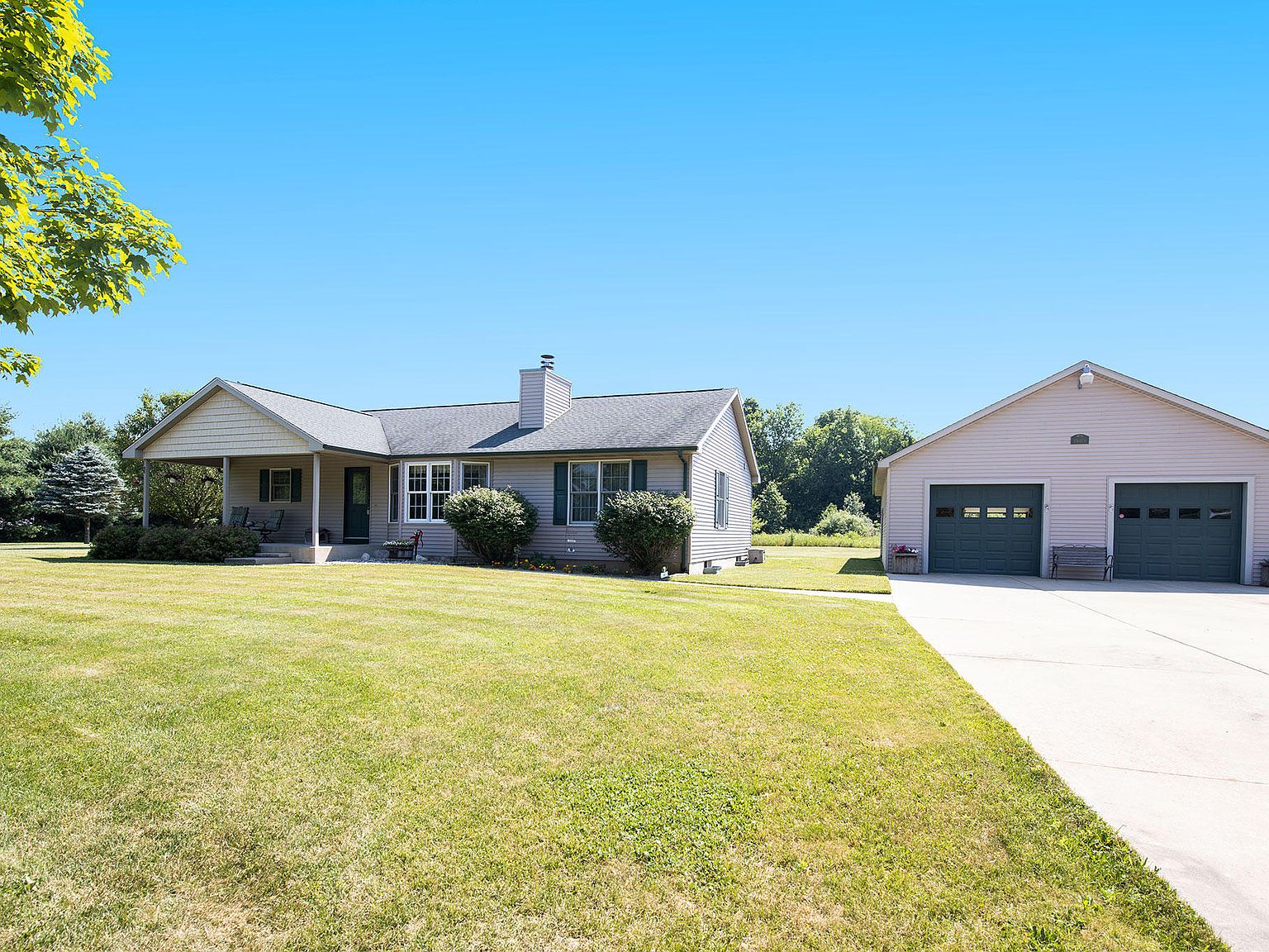 19401 36th St, Gobles, MI 49055 | Zillow