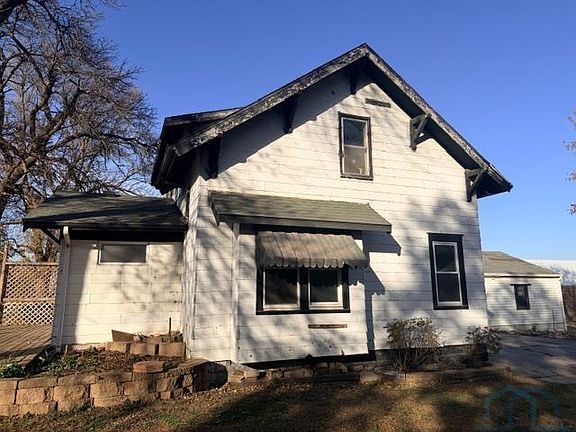 115 3rd Ave NW, Fostoria, IA 51340 | Zillow