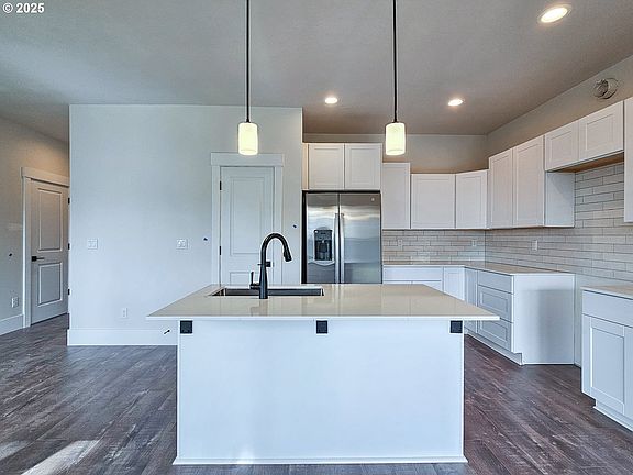 31020 NW Kaybern St, North Plains, OR 97133 | MLS #23635045 | Zillow