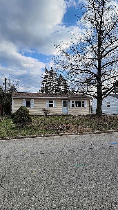 2813 E Cardinal Dr, Decatur, IL 62526 | Zillow