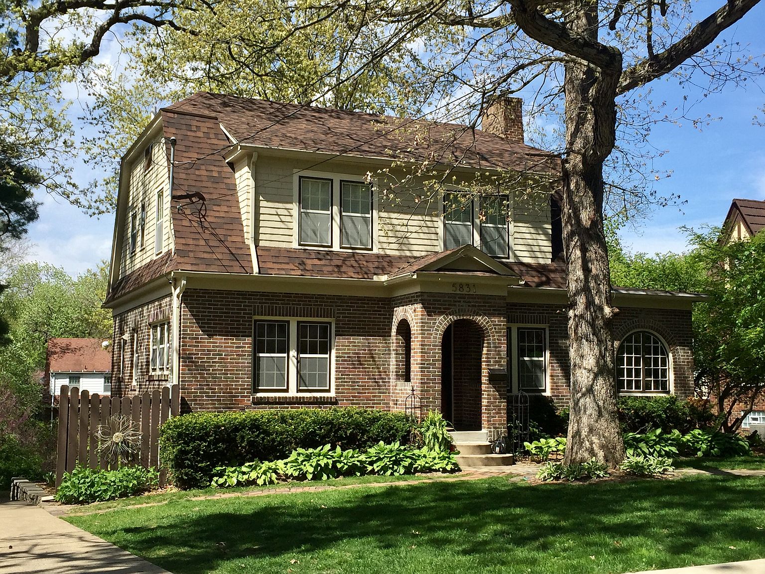 5831 Waterbury Cir, Des Moines, IA 50312 | Zillow