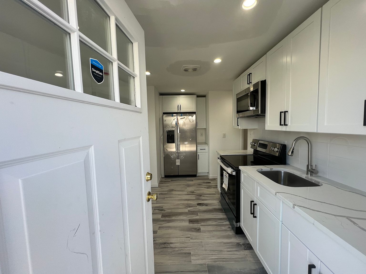 6944 Hillmeyer Ave FLOOR 2, Arverne, NY 11692 | Zillow