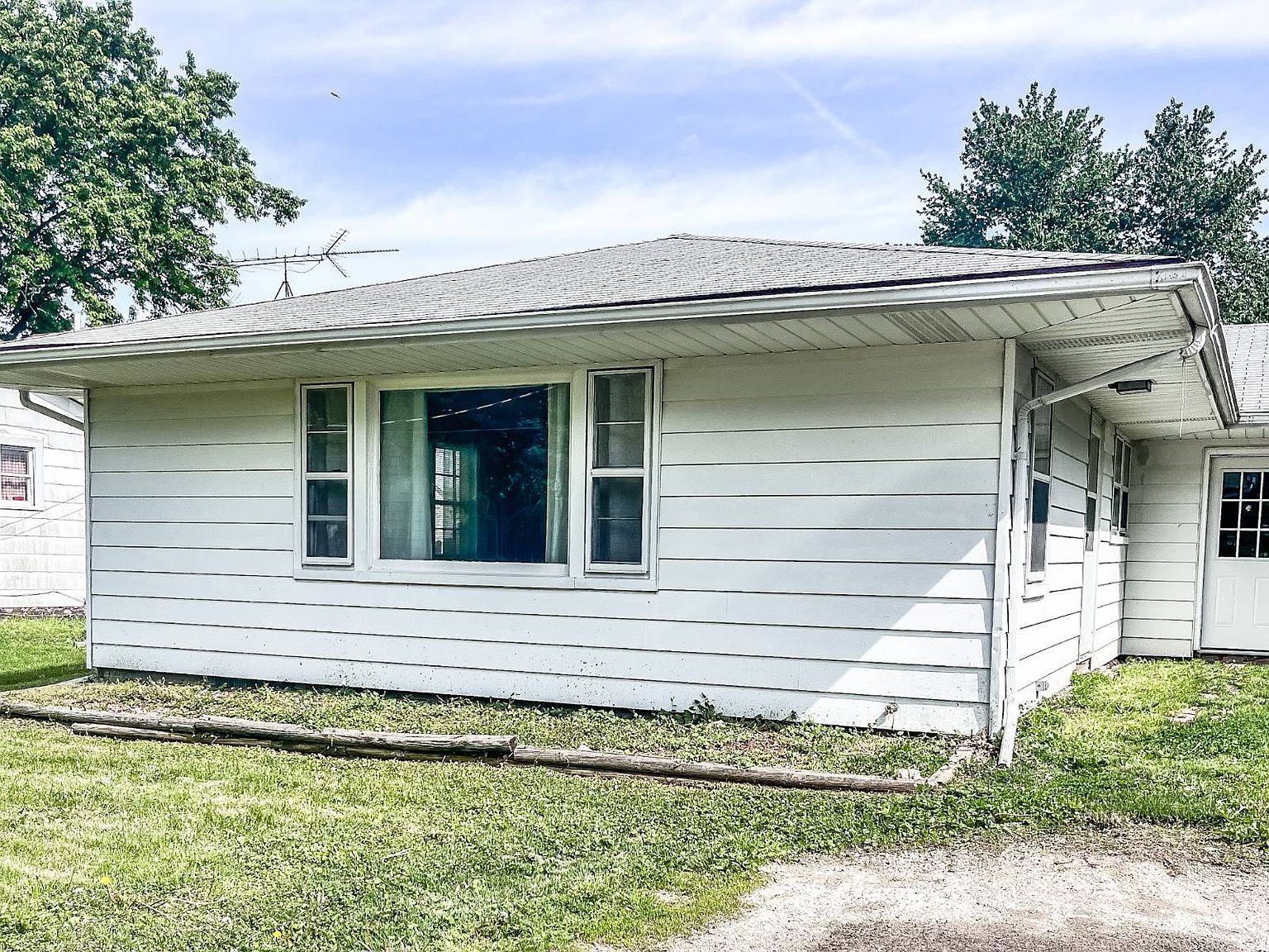322 E Farmer St, Little York, IL 61453 | MLS #11277629 | Zillow