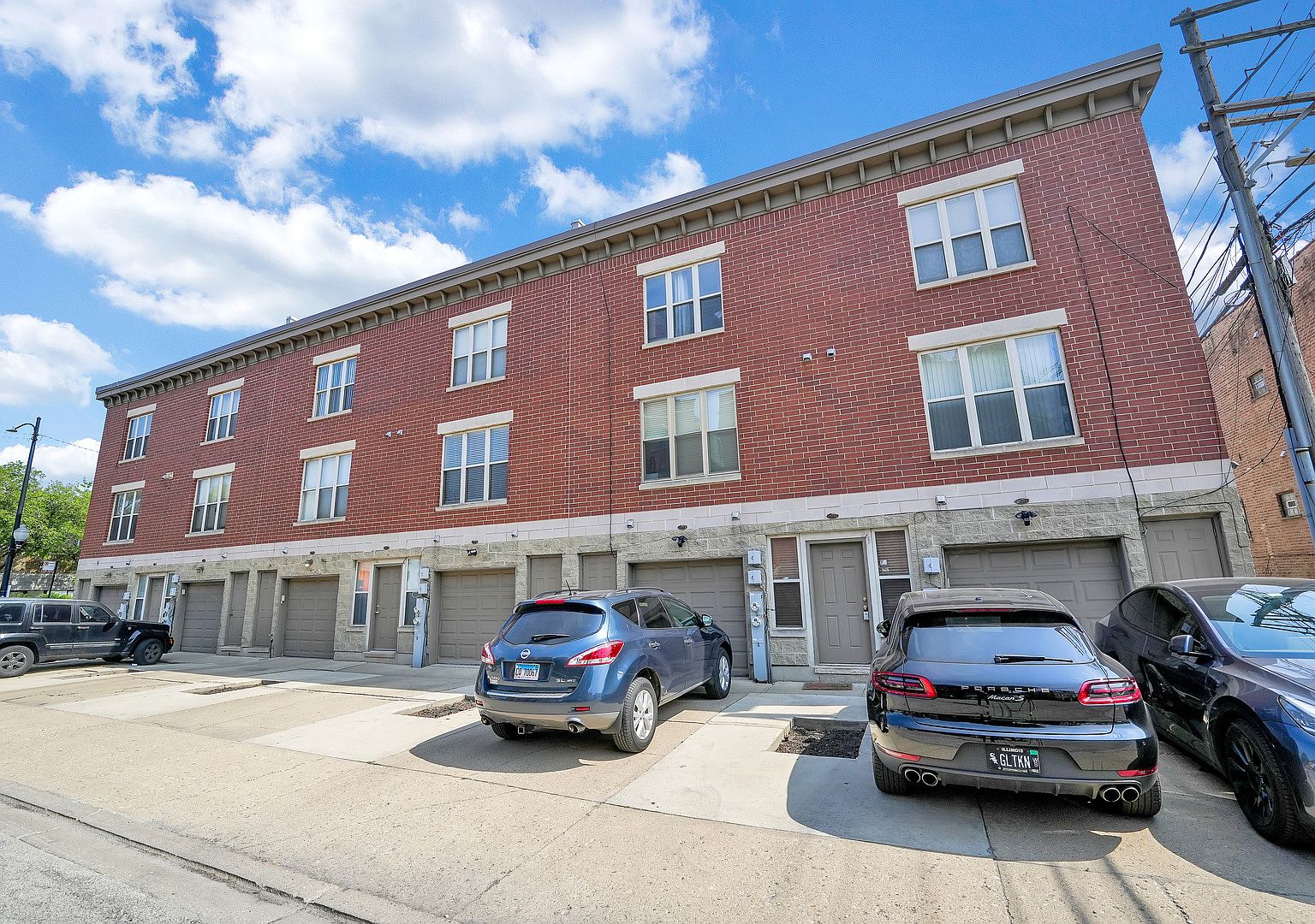 2409 W Flournoy St #A, Chicago, IL 60612 | MLS #12065549 | Zillow