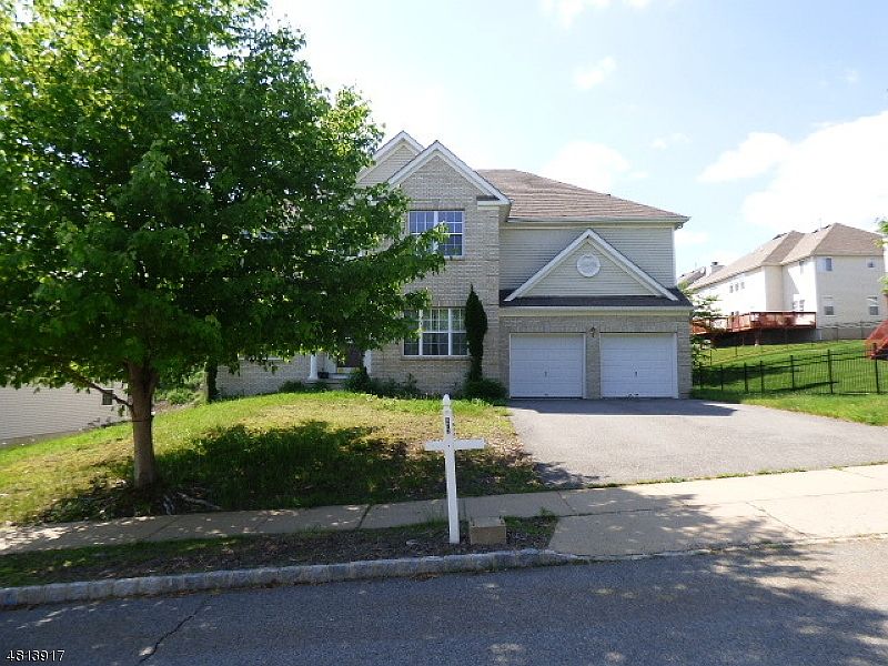 672 Skyline Dr, Lake Hopatcong, NJ 07849 | Zillow