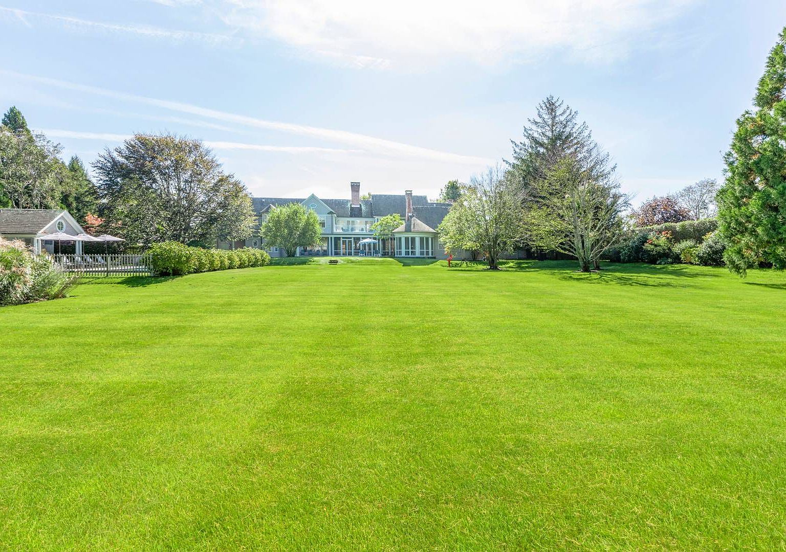 7 Middle Ln, East Hampton, NY 11937 | Zillow