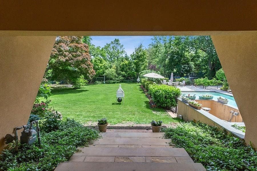 217 Cedar Ave, Hewlett, NY 11557 | Zillow