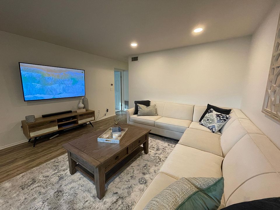 Bella Del Mar Apartments - 14031 Mango Dr Del Mar, CA | Zillow ...