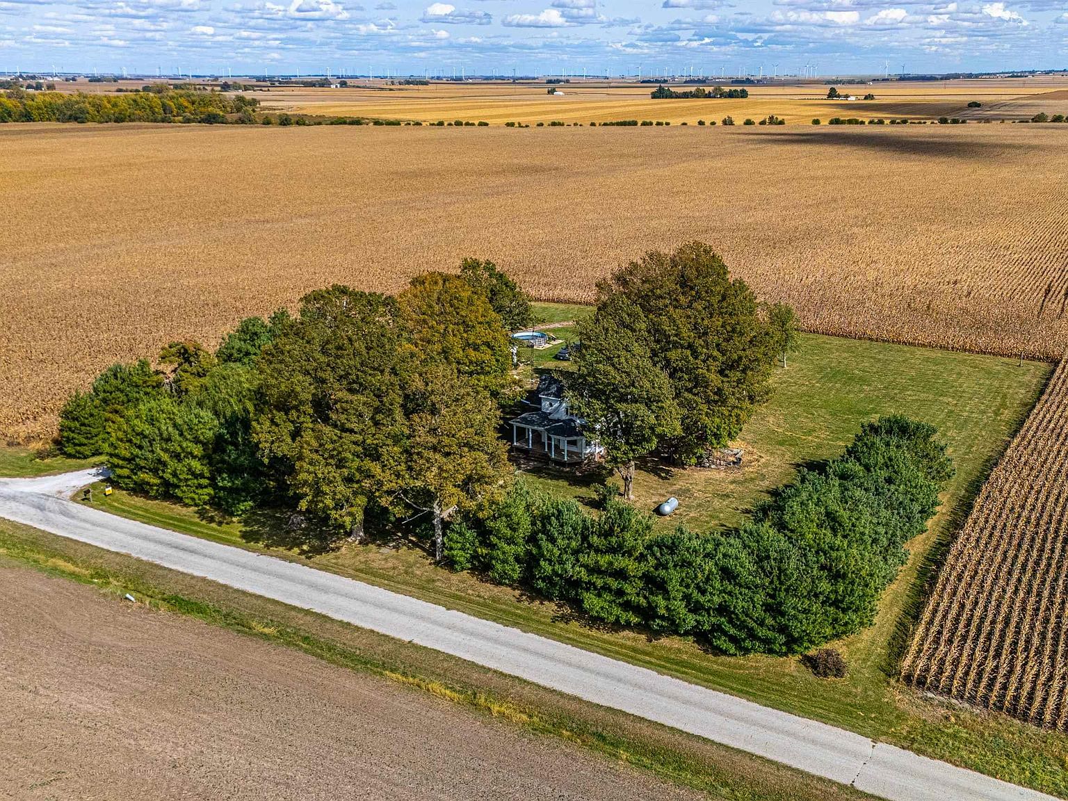 40 2200th Ave, Latham, IL 62543 | Zillow