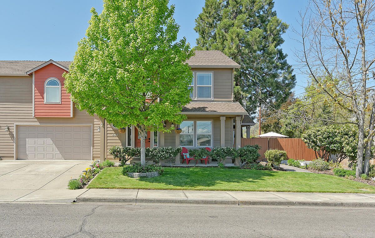 449 N 7th St, Central Point, OR 97502 | MLS #220163795 | Zillow