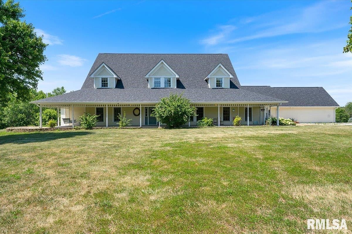 8615 Hilltop Ct, Dawson, IL 62520 | MLS #CA1030141 | Zillow