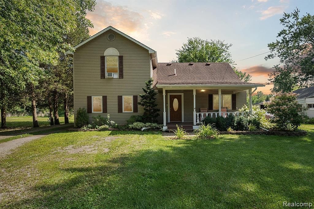 29043 Grix Rd, New Boston, MI 48164 | Zillow