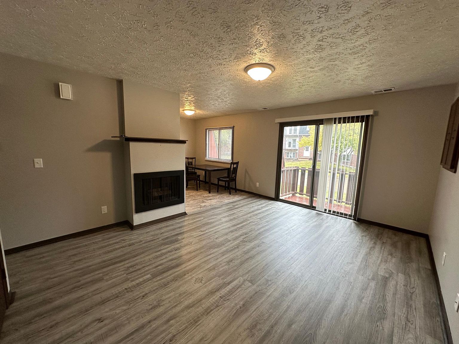 2415 E 50th St #4, Davenport, IA 52807 | Zillow