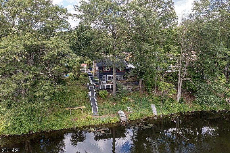 10 Lenape Trl, Oak Ridge, NJ 07438 | MLS #3975096 | Zillow