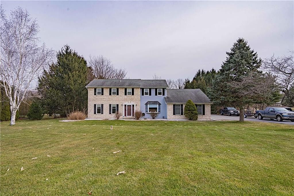 842 Blue Mountain Dr, Walnutport, PA 18088 | Zillow