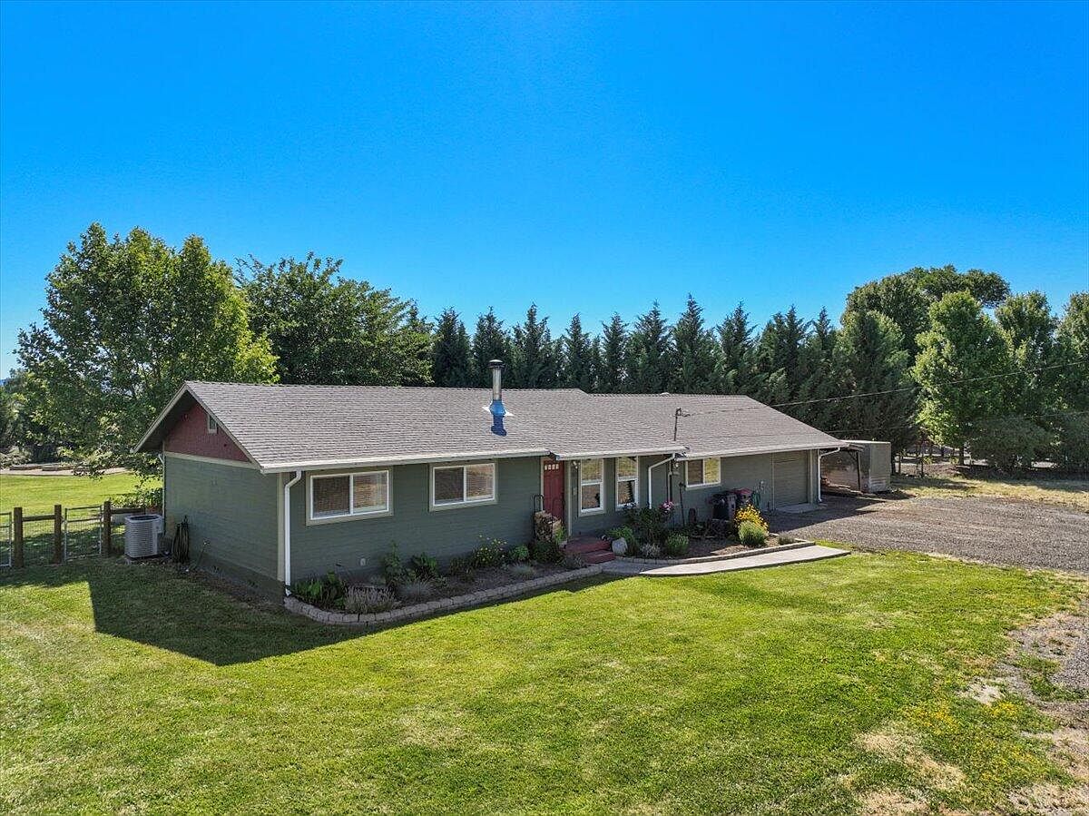 970 W Justice Rd, Central Point, OR 97502 | Zillow