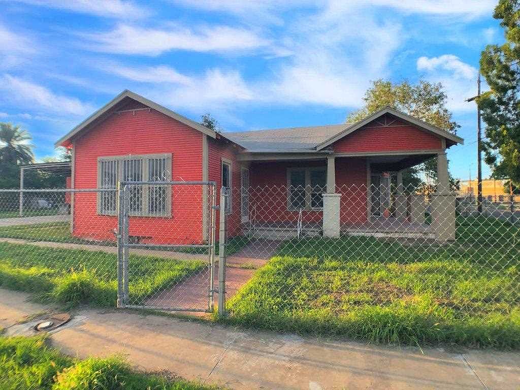 2102 Santa Maria Ave, Laredo, TX 78040 | Zillow