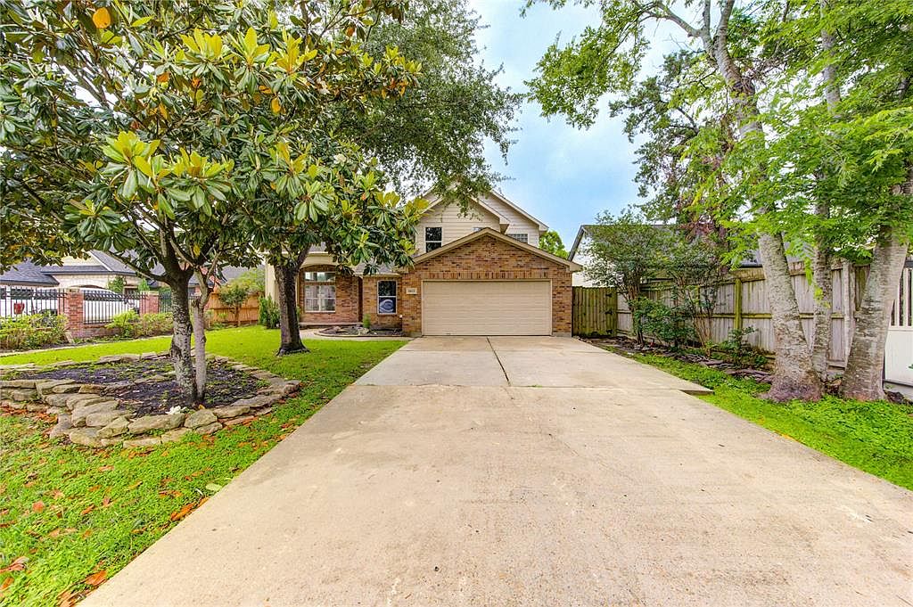 6613 Whitton Dr, Houston, TX 77085 | Zillow