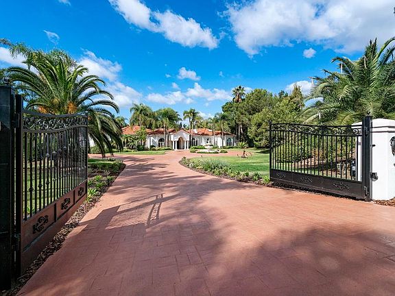 6998 Rancho La Cima Dr, Rancho Santa Fe, CA 92067 | Zillow