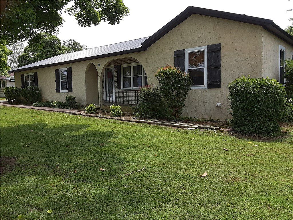 807 E Main St, Green Forest, AR 72638 | Zillow