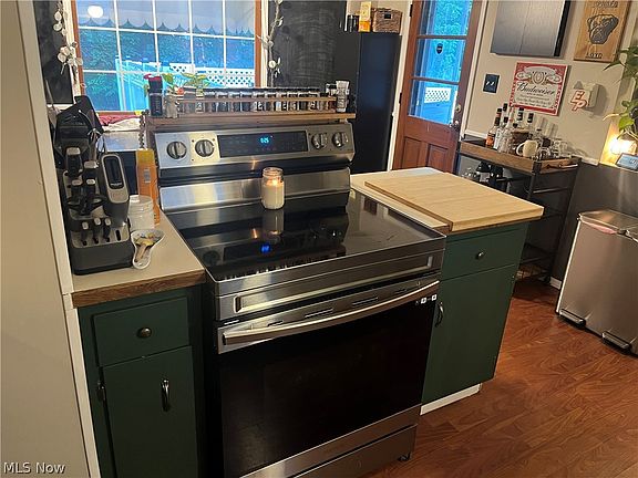 493 W Martin St, East Palestine, OH 44413 | MLS #5042860 | Zillow