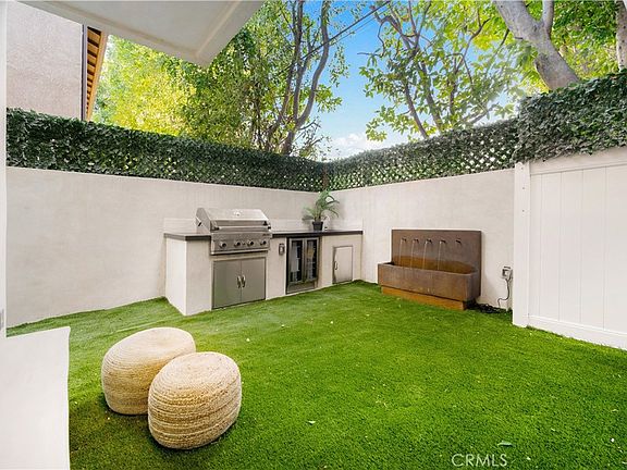 5248 Segals Way, Sherman Oaks, CA 91411 | MLS #SR24001940 | Zillow