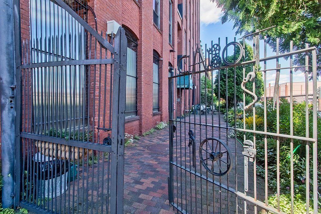 101 Cabot St APT 402, Holyoke, MA 01040 | Zillow
