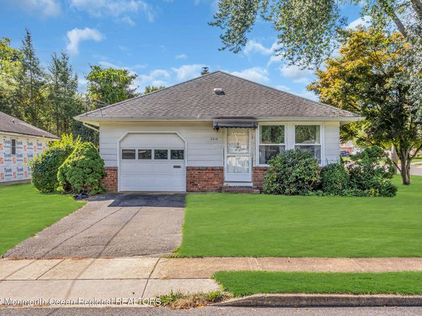 In Silverton - Toms River NJ Real Estate - 14 Homes For Sale | Zillow