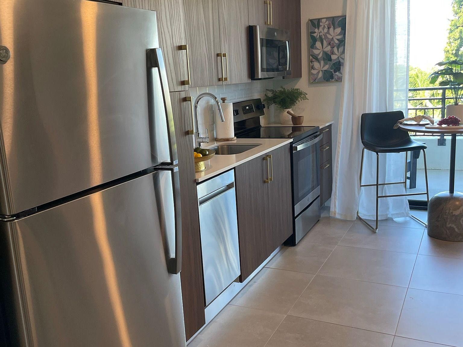 1240 NW 4th St #102, Miami, FL 33125 | Zillow