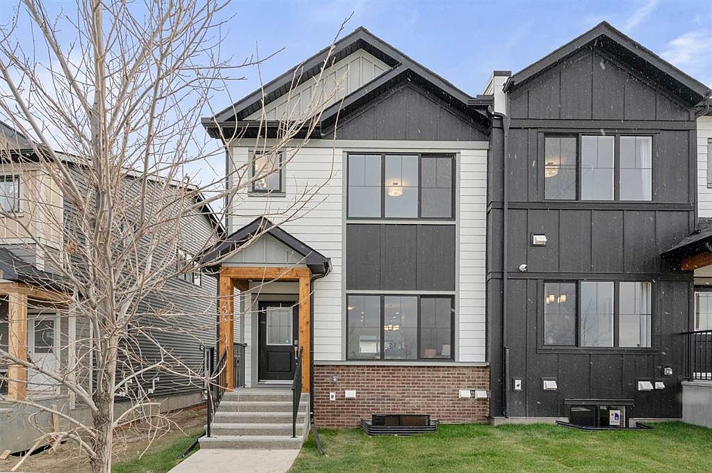 37 SE Silverton Glen Gate SW, Calgary, AB T2X 5C4 | MLS #A2200027 | Zillow