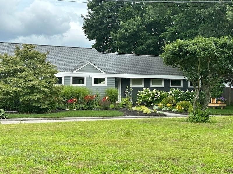 18 Riverside Dr, Riverside, RI 02915 | Zillow
