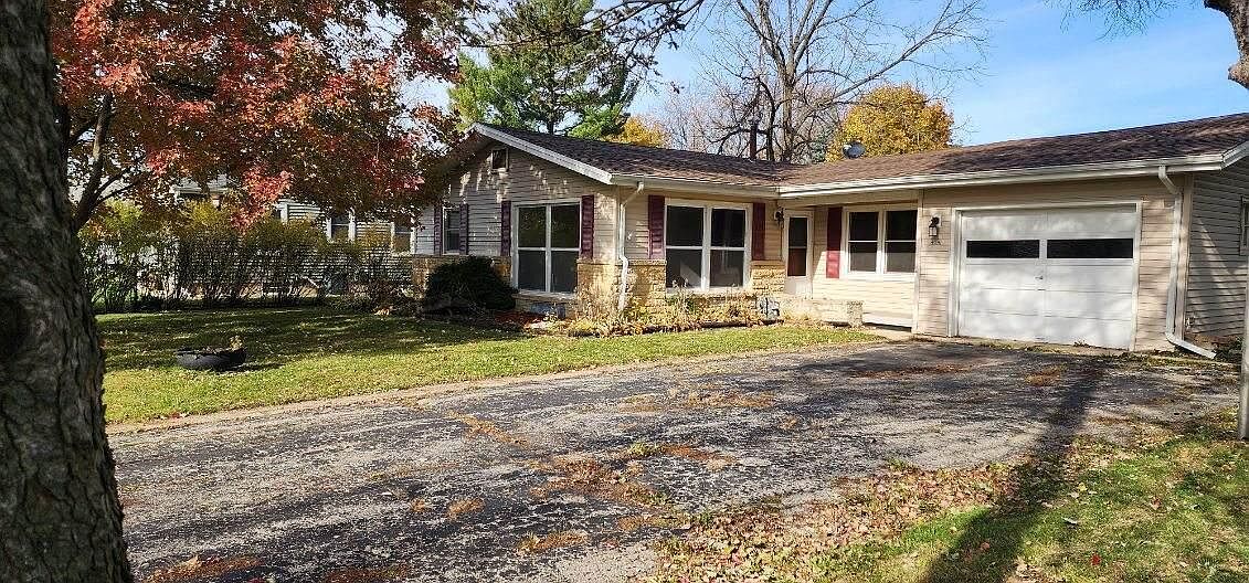 424 Delavan DRIVE, Delavan, WI 53115 | Zillow