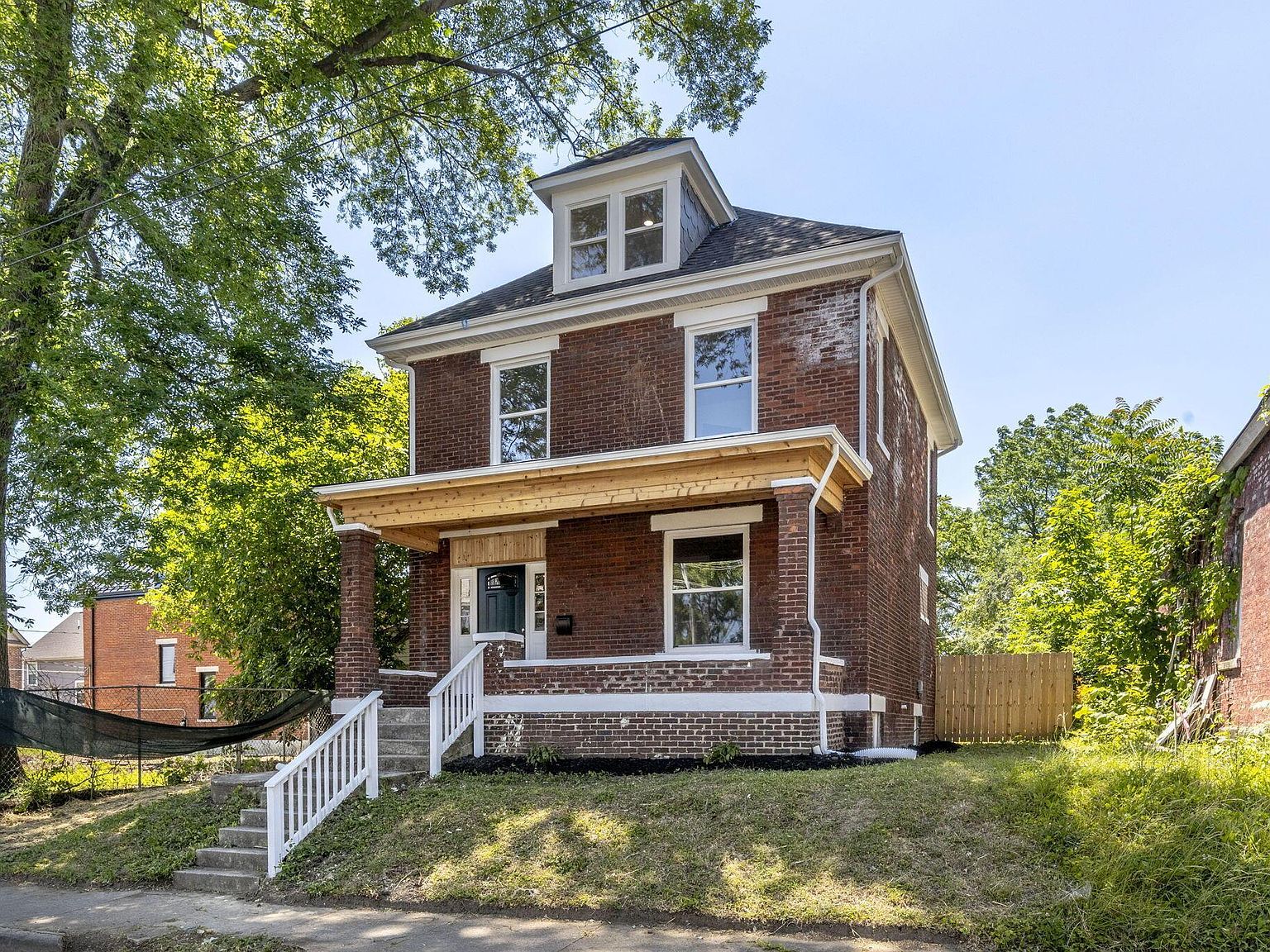 877 Carpenter St, Columbus, OH 43206 | Zillow