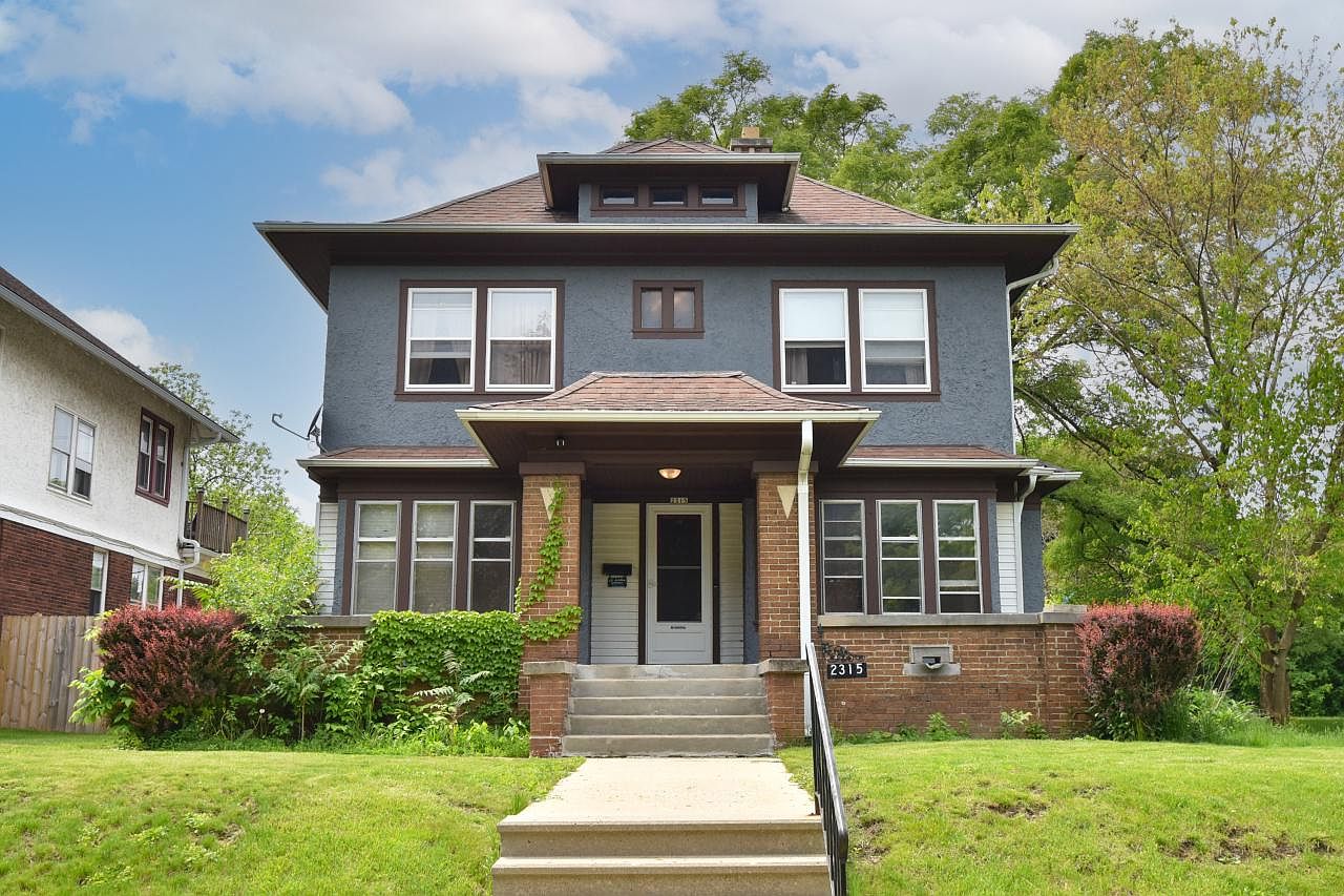 2315 North Grant BOULEVARD, Milwaukee, WI 53210 | Zillow