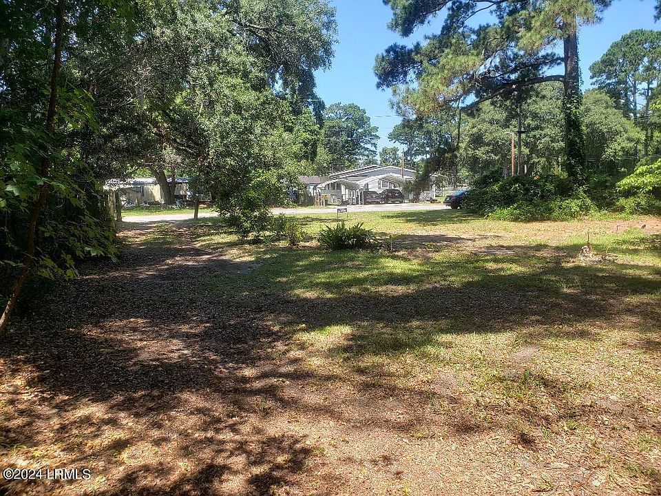 40 Grays Hill Acres, Beaufort, SC 29906 | Zillow