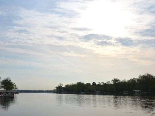 Nagawicka Lake - Delafield Real Estate - 5 Homes For Sale | Zillow