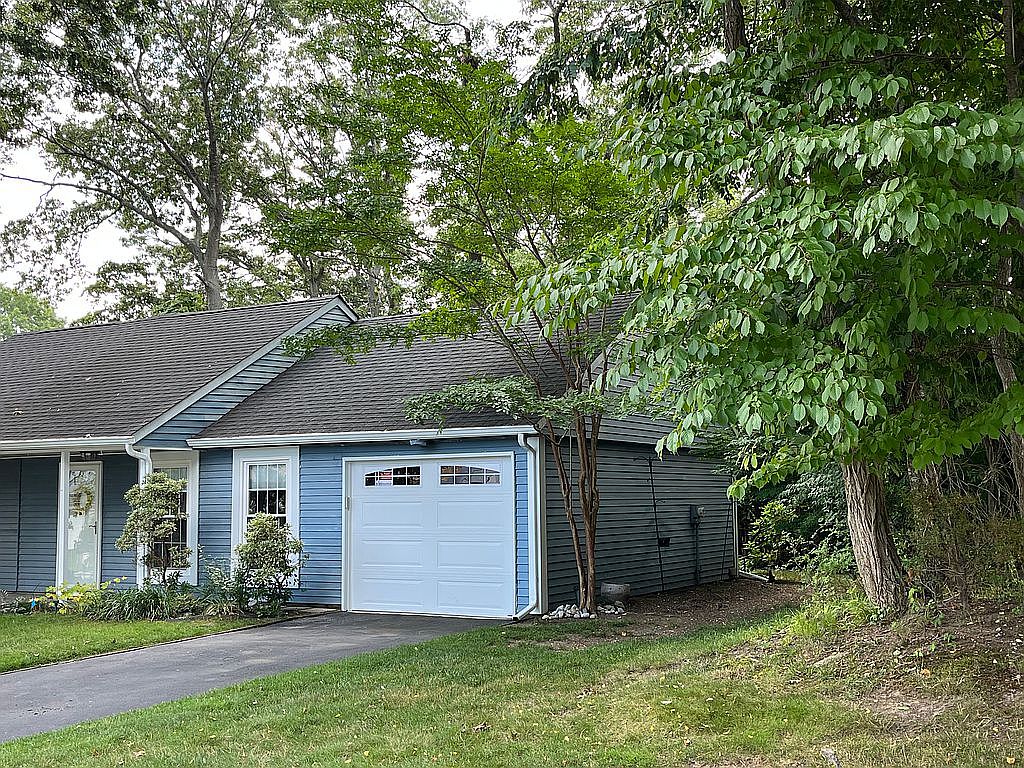 140 A Laurance Ln, Ridge, NY 11961 | Zillow