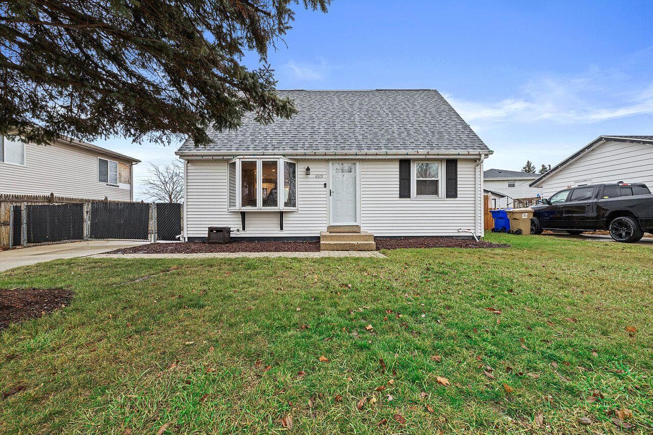 4809 Pershing BOULEVARD, Kenosha, WI 53144 | Zillow