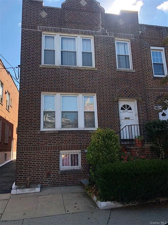 4626 Carpenter Ave, Bronx, NY 10470 | Zillow