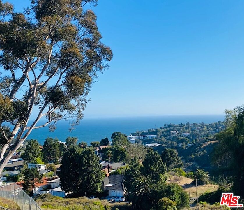 729 Enchanted Way, Pacific Palisades, CA 90272 | MLS #25522251 | Zillow